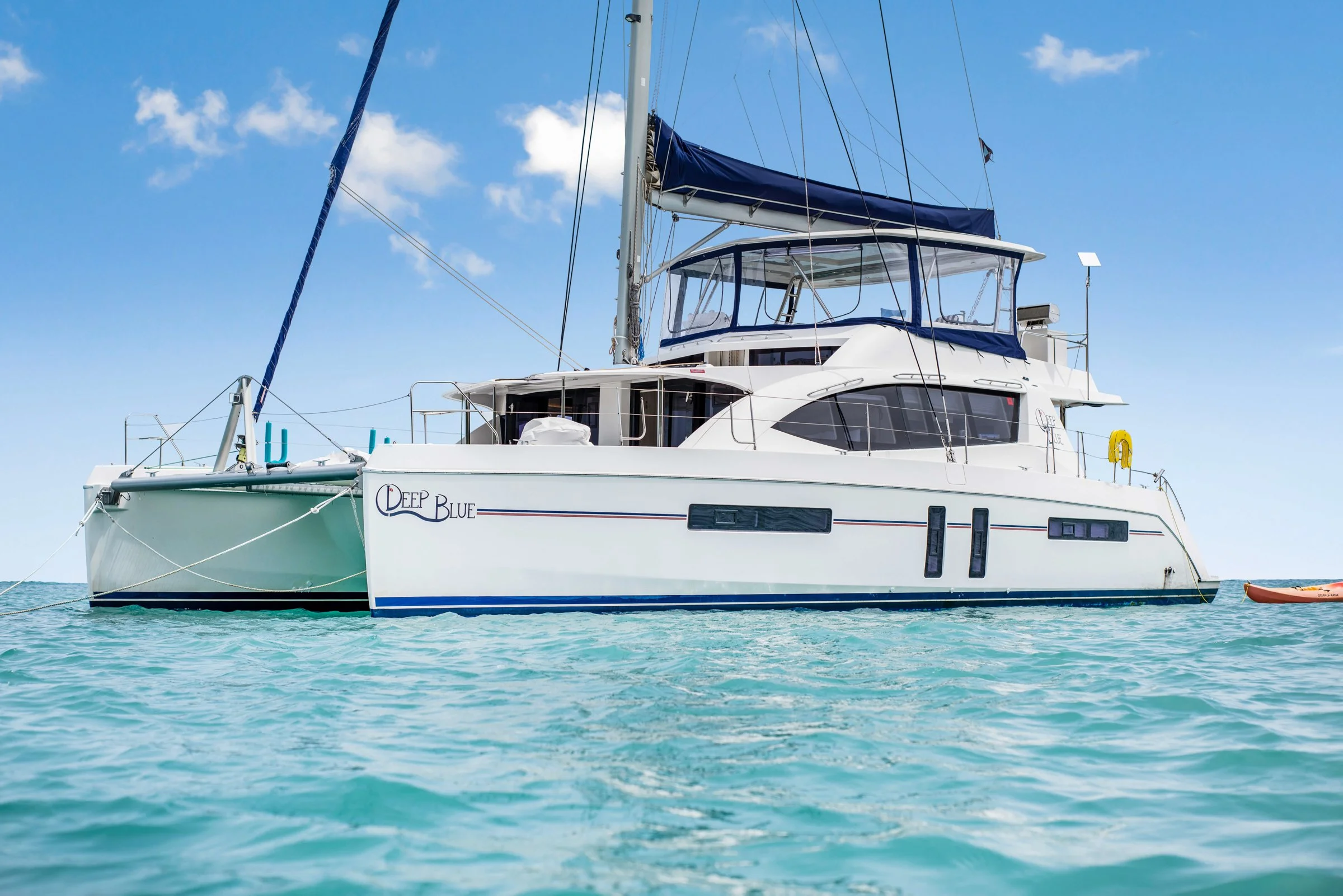 DEEP BLUE Yacht (58ft) – Cruise the Islands